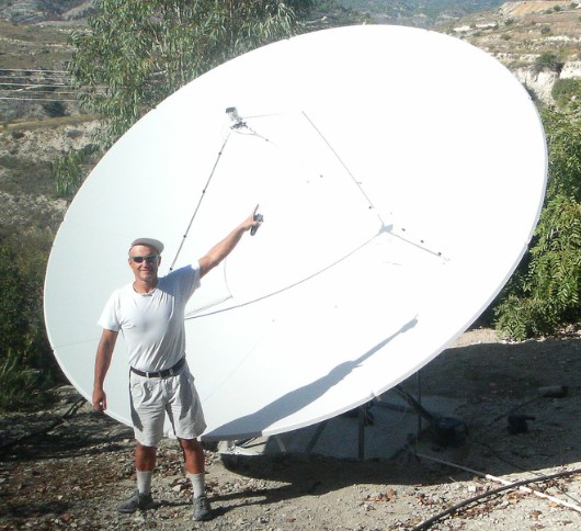 SATELLITE DISHES IN SPAIN. THE FAMAVAL 2.4 SATELLITE DISH